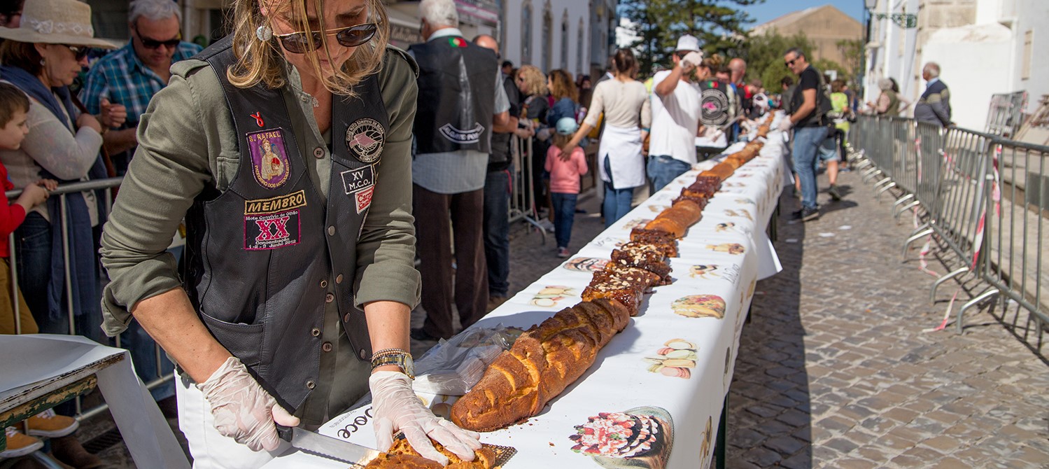 Folar gigante fez as delícias dos olhanenses – Algarve Vivo
