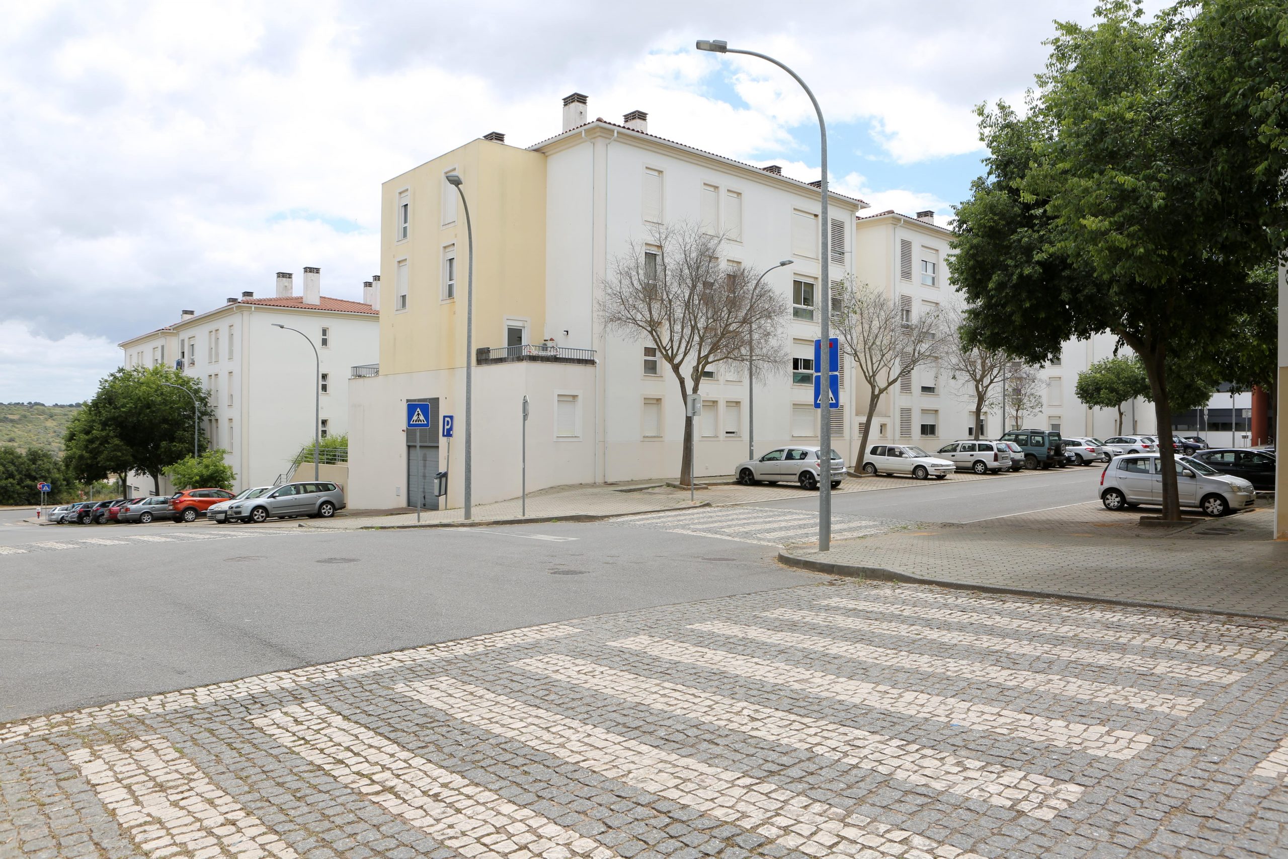 Portimão abre candidaturas para 200 habitações a custos controlados ...